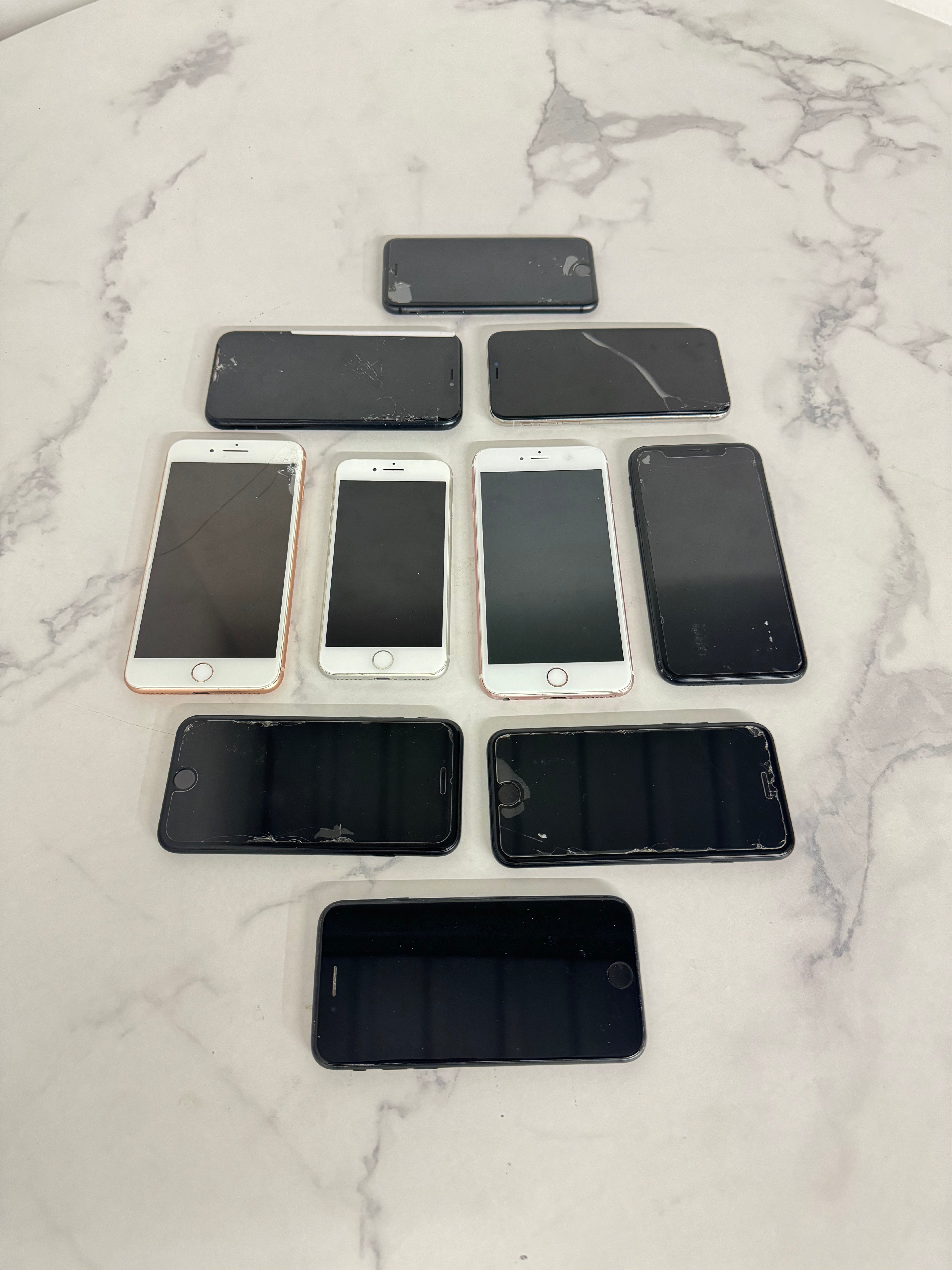Box of Assorted Locked Iphones - Undelivrd
